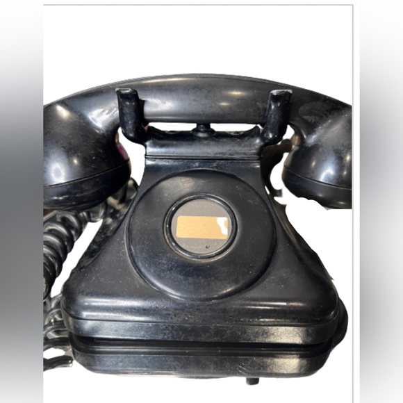 Art | Vtg Bakelite Phone | Poshmark